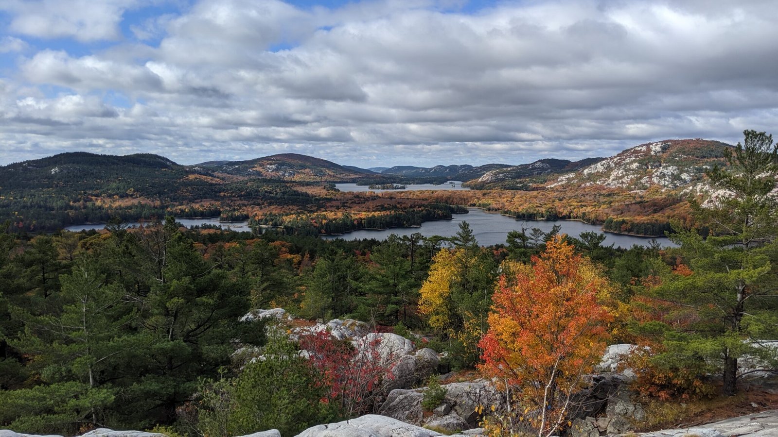 7 Beautiful Autumn Hikes in Ontario - GeoscienceINFO